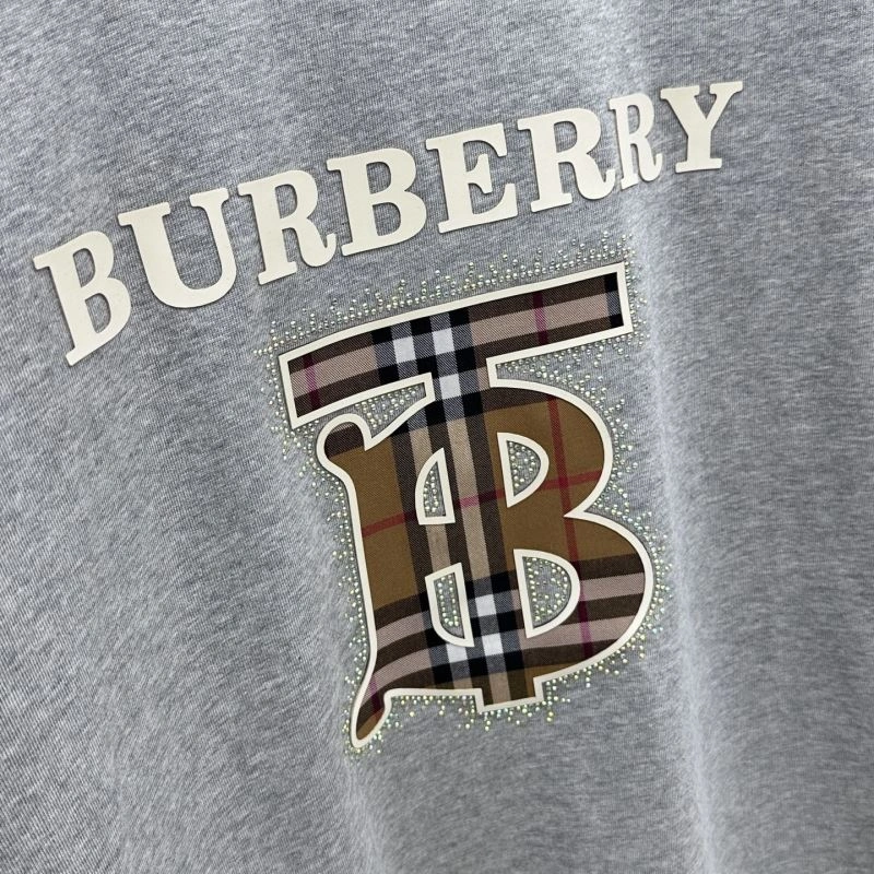 Accurate model Burberry T-Shirts