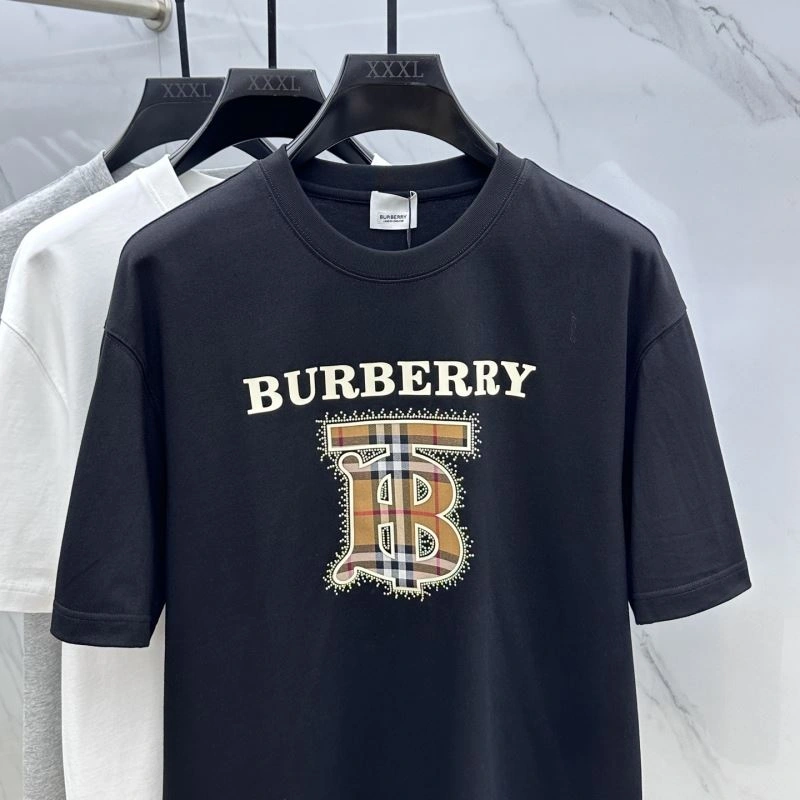 Accurate model Burberry T-Shirts