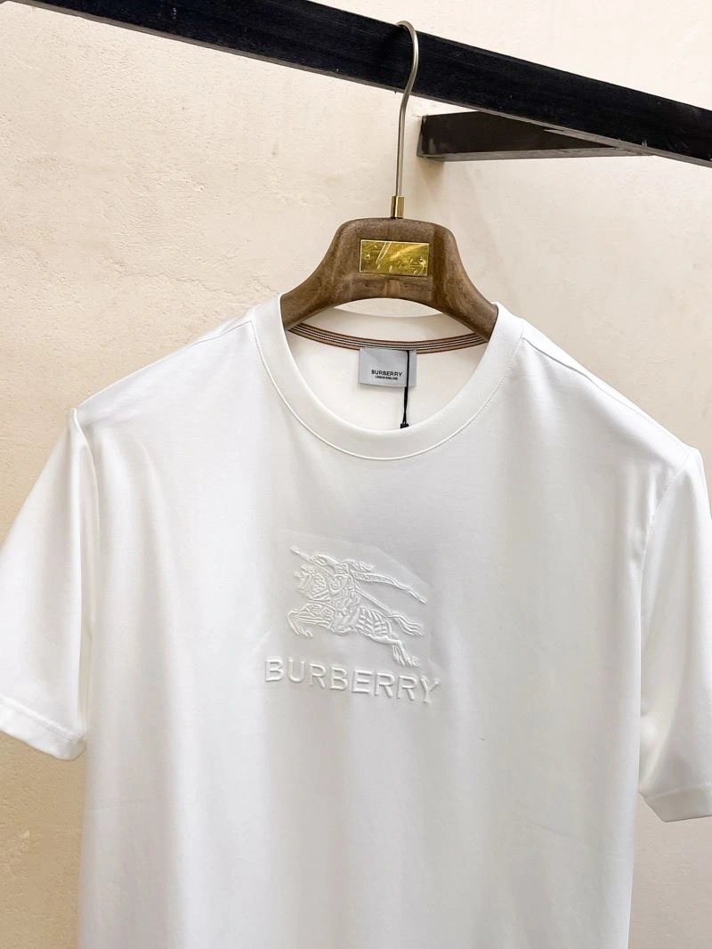 Low-cost Burberry T-Shirts