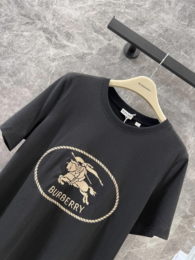 Low-cost Burberry T-Shirts