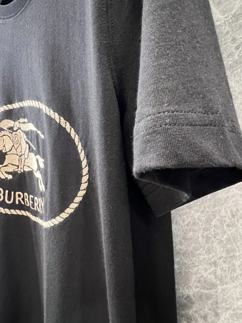 Low-cost Burberry T-Shirts