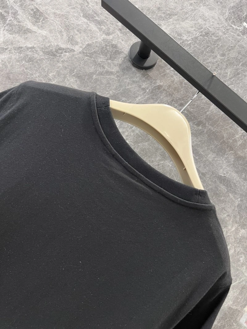 Low-cost Burberry T-Shirts
