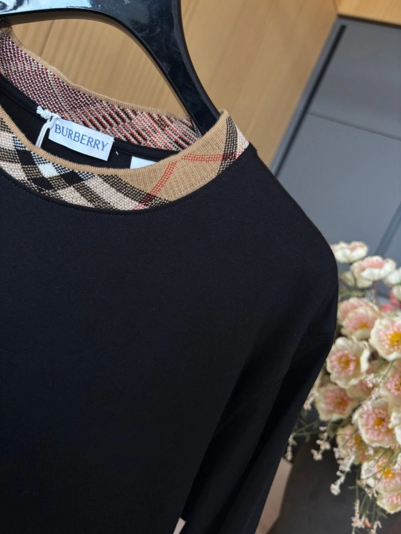 Low-cost Burberry T-Shirts