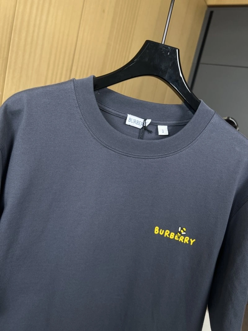 Low-cost Burberry T-Shirts