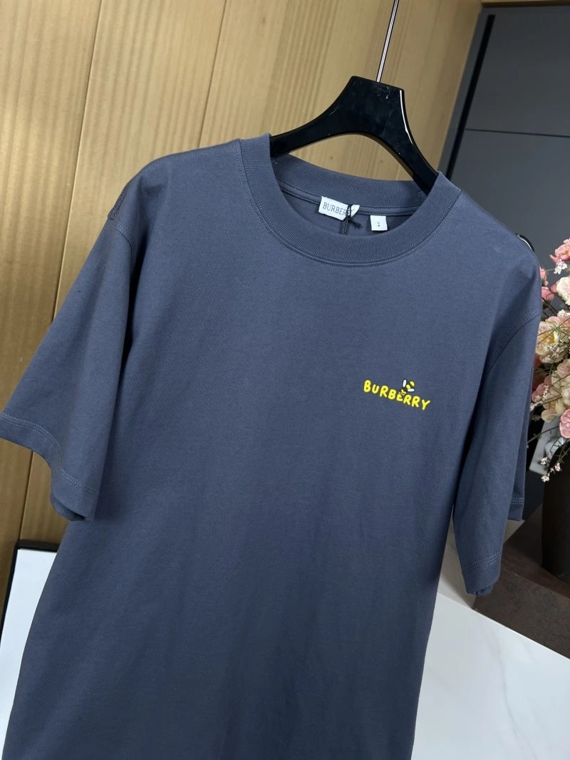 Low-cost Burberry T-Shirts
