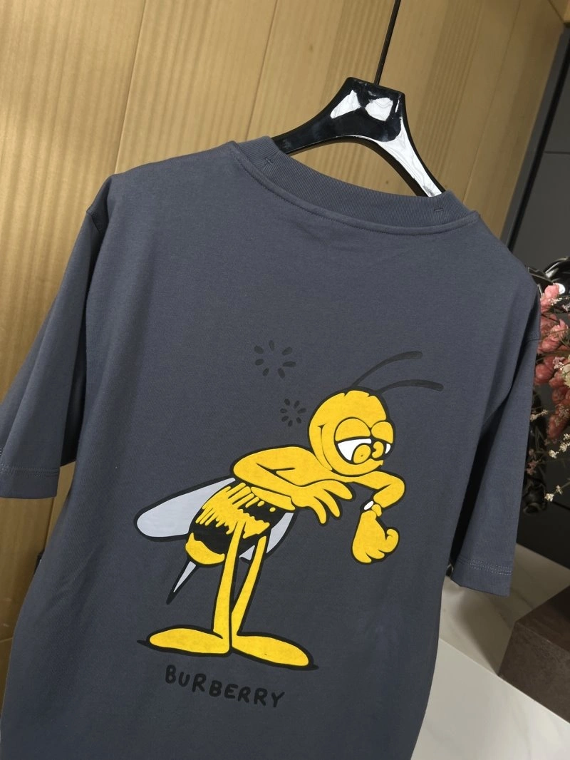Low-cost Burberry T-Shirts