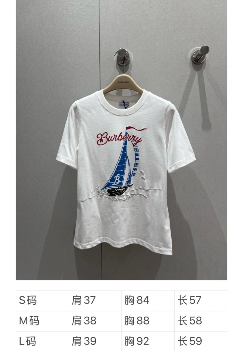 Accurate model Burberry T-Shirts