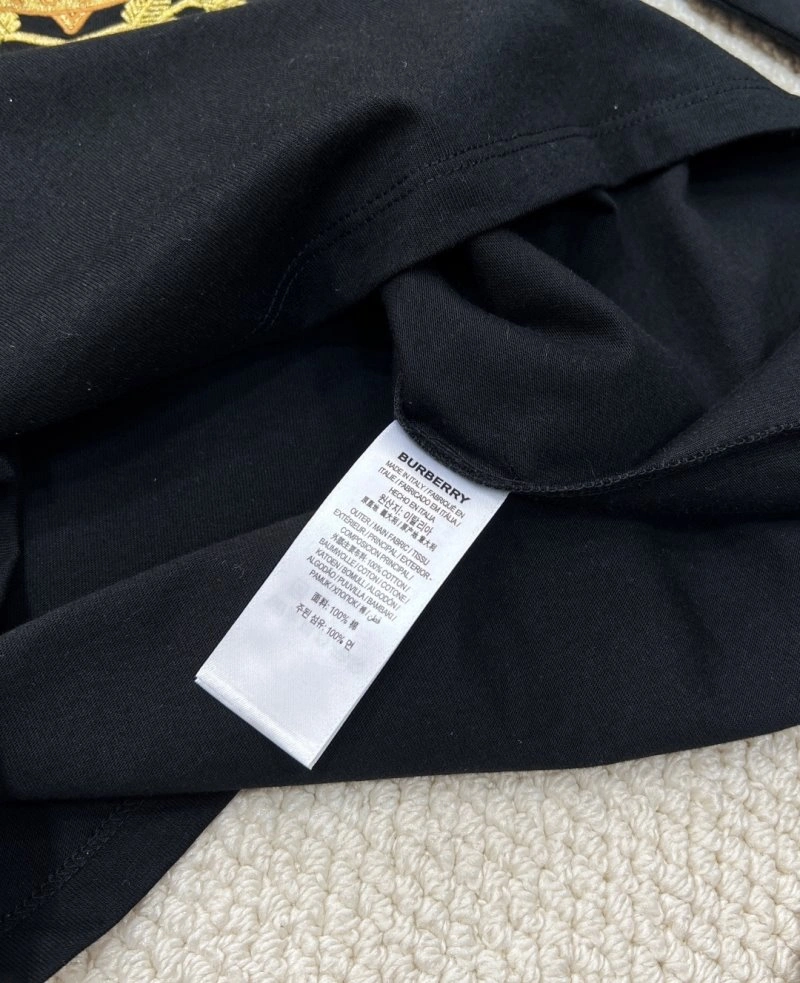 High fidelity Burberry T-Shirts