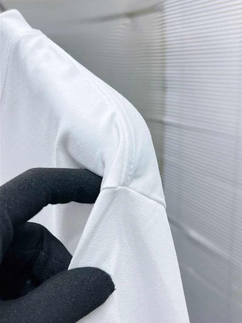 Low-cost Burberry T-Shirts
