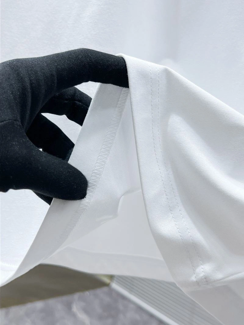 Low-cost Burberry T-Shirts