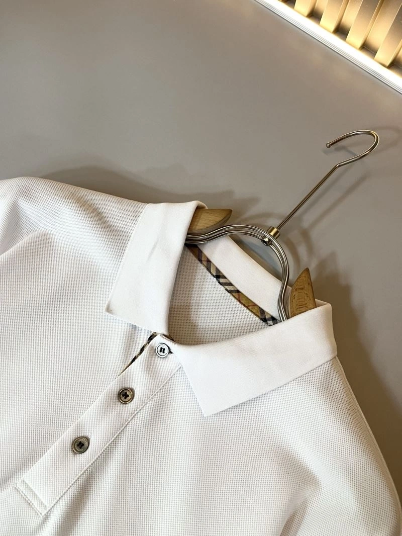 Low-cost Burberry T-Shirts