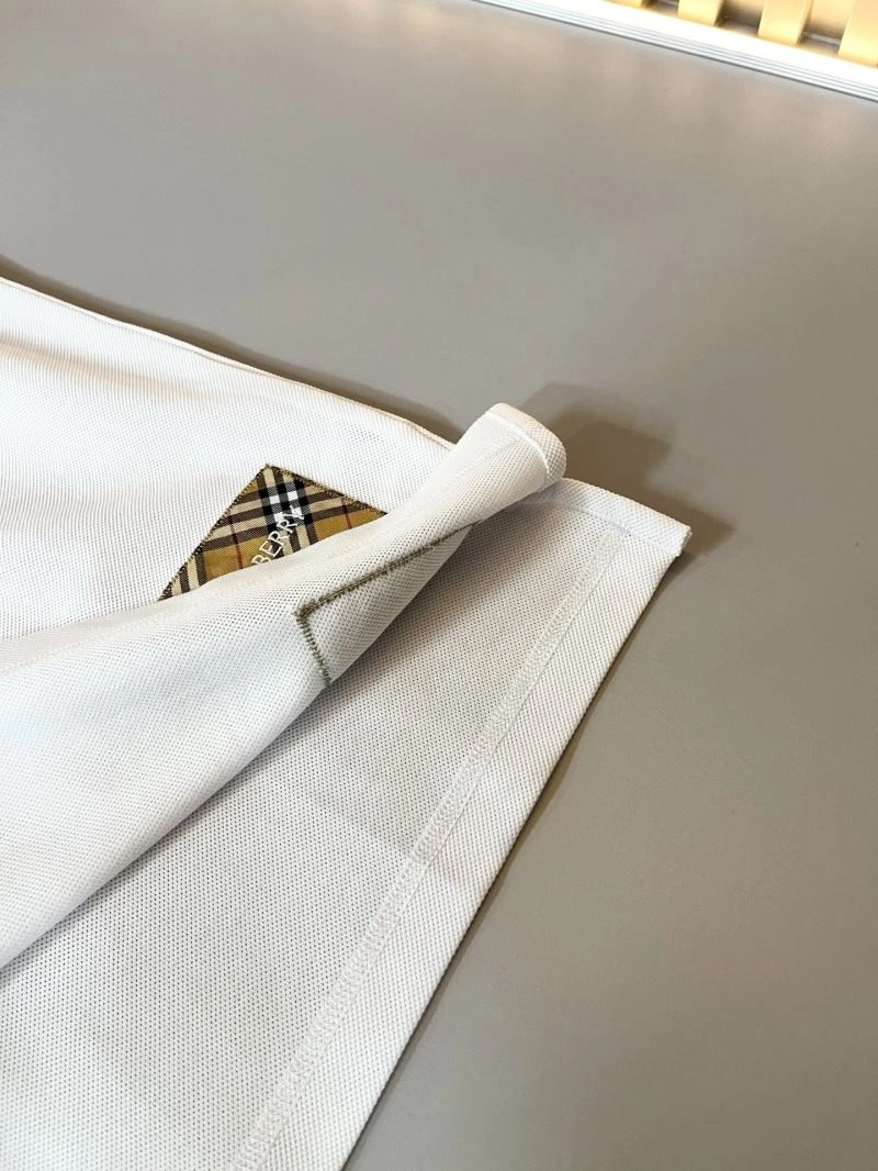 Low-cost Burberry T-Shirts