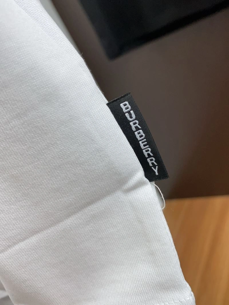 Inexpensive Burberry T-Shirts