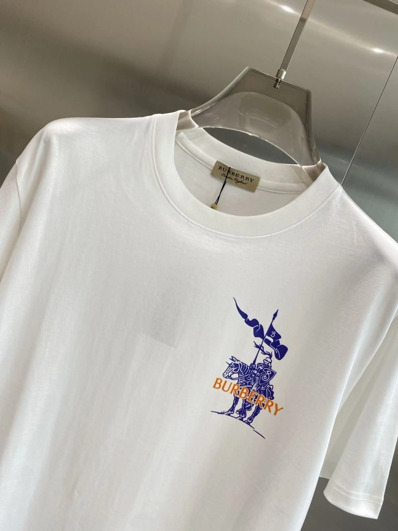 Accurate model Burberry T-Shirts
