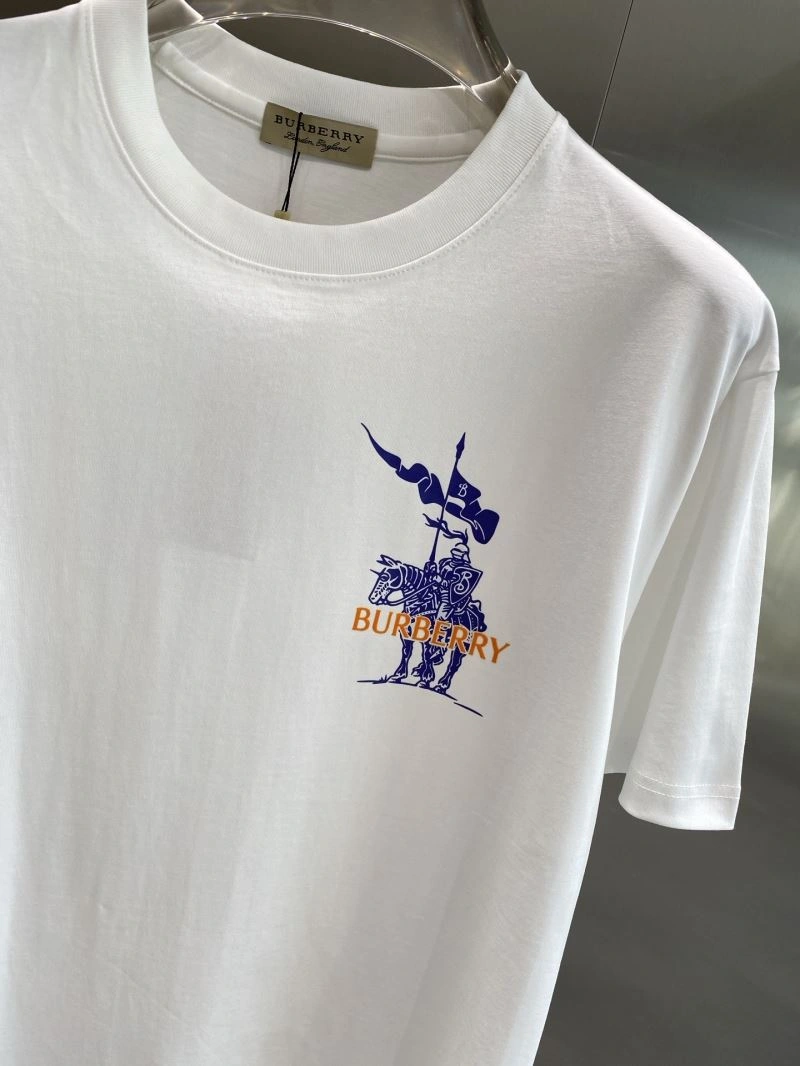 Accurate model Burberry T-Shirts