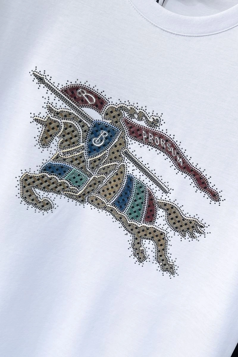 Accurate model Burberry T-Shirts