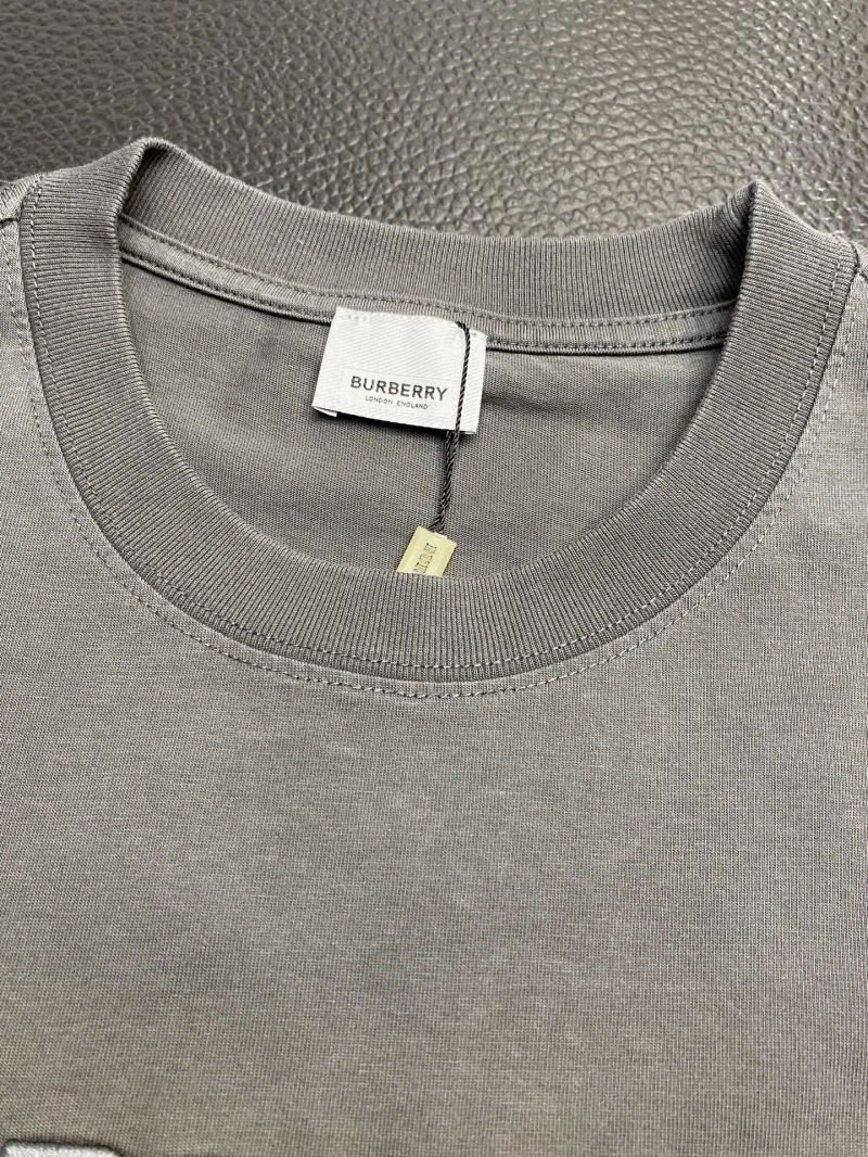 Low-cost Burberry T-Shirts