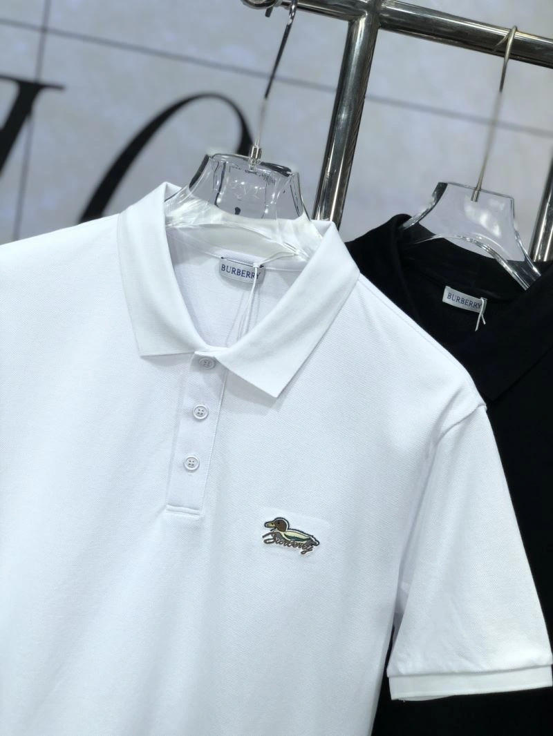 Accurate model Burberry T-Shirts