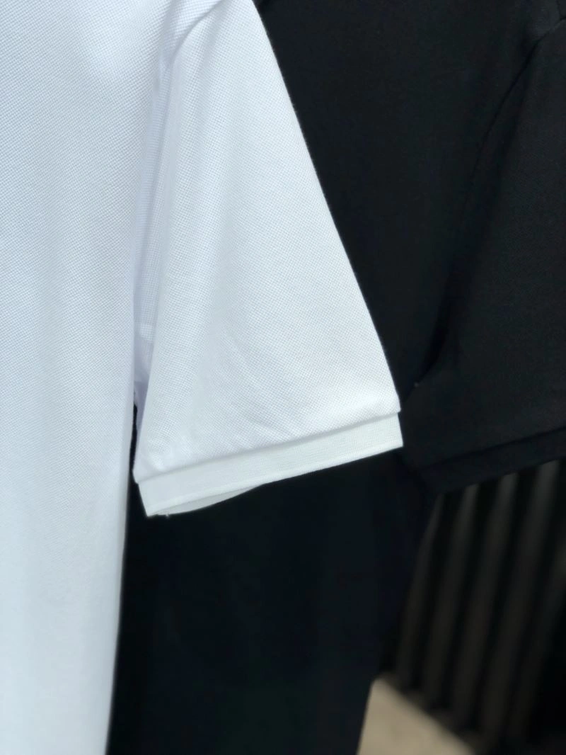 Accurate model Burberry T-Shirts