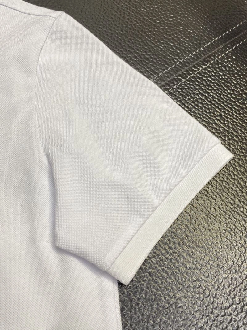 Accurate model Burberry T-Shirts