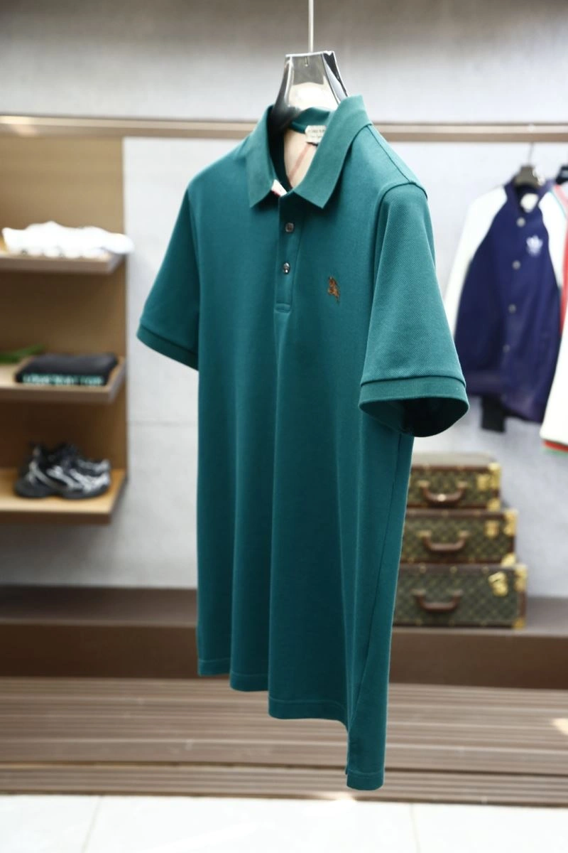 Accurate model Burberry T-Shirts
