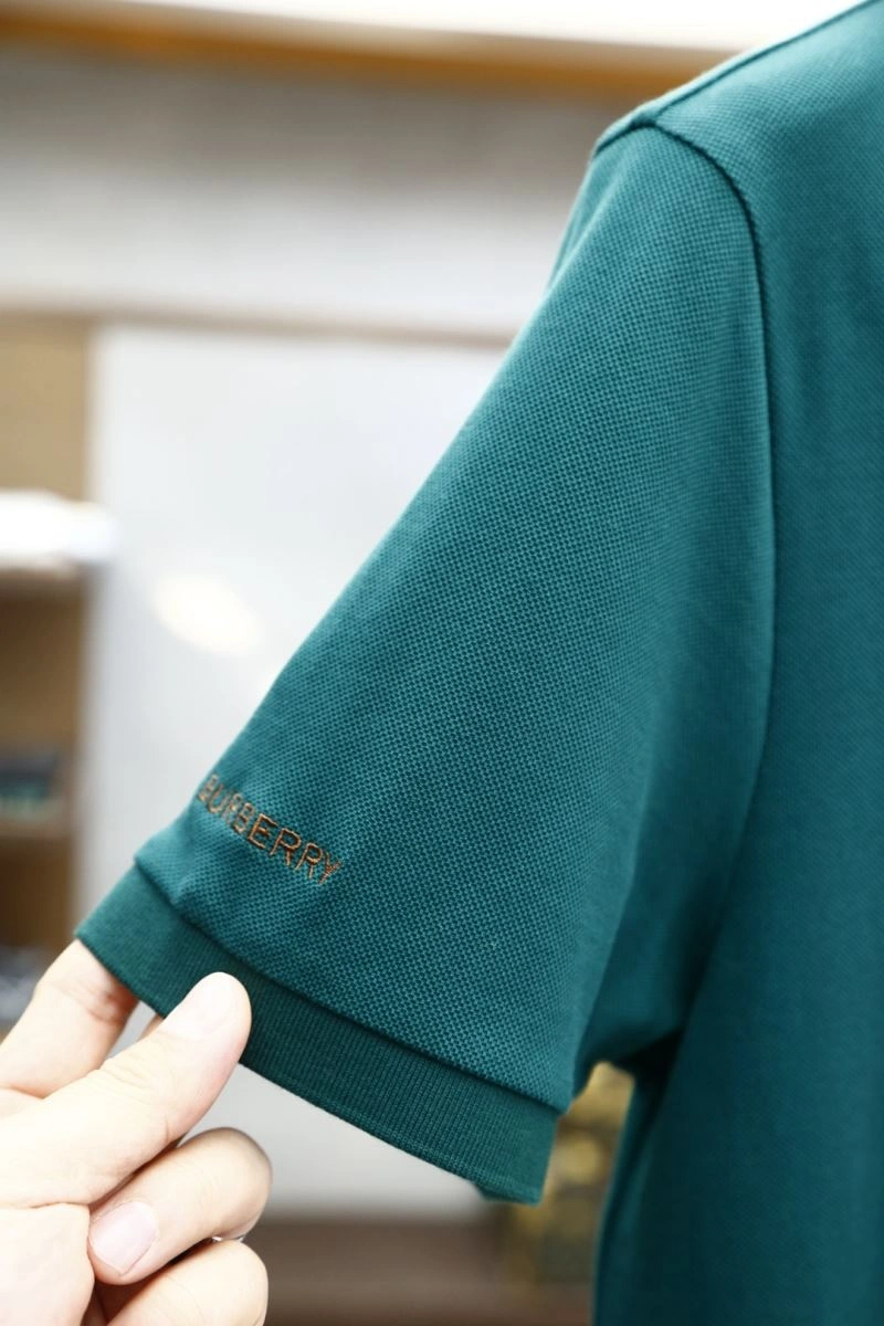 Accurate model Burberry T-Shirts