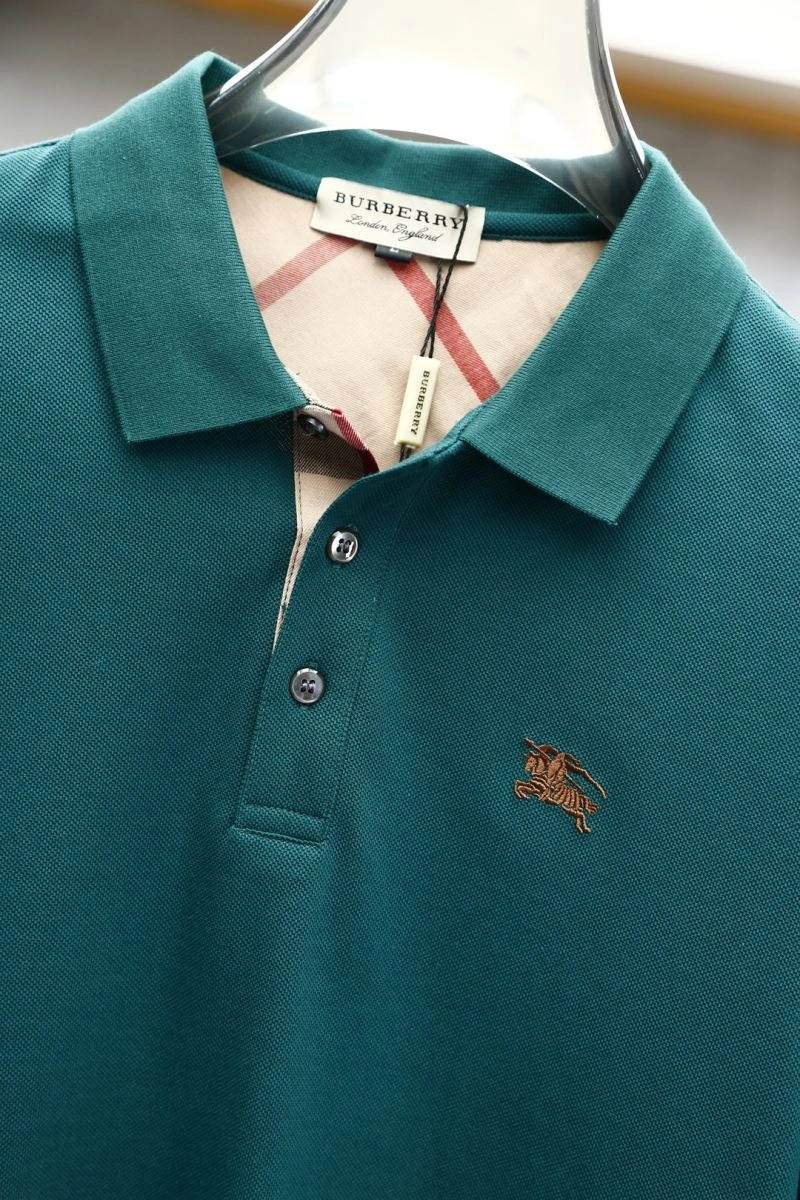 Accurate model Burberry T-Shirts
