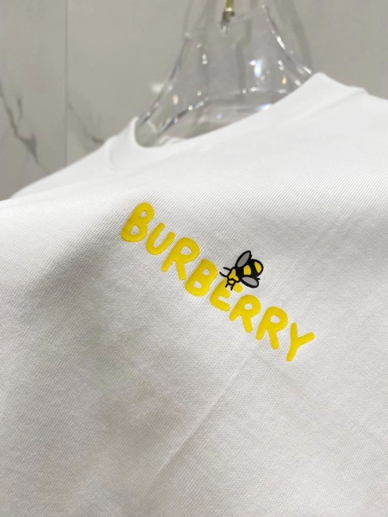 Low-cost Burberry T-Shirts