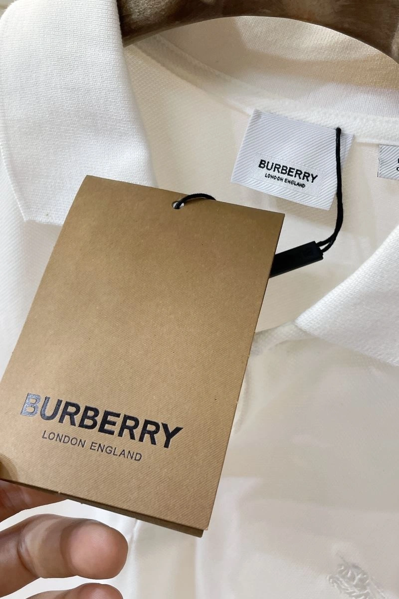 Low-cost Burberry T-Shirts