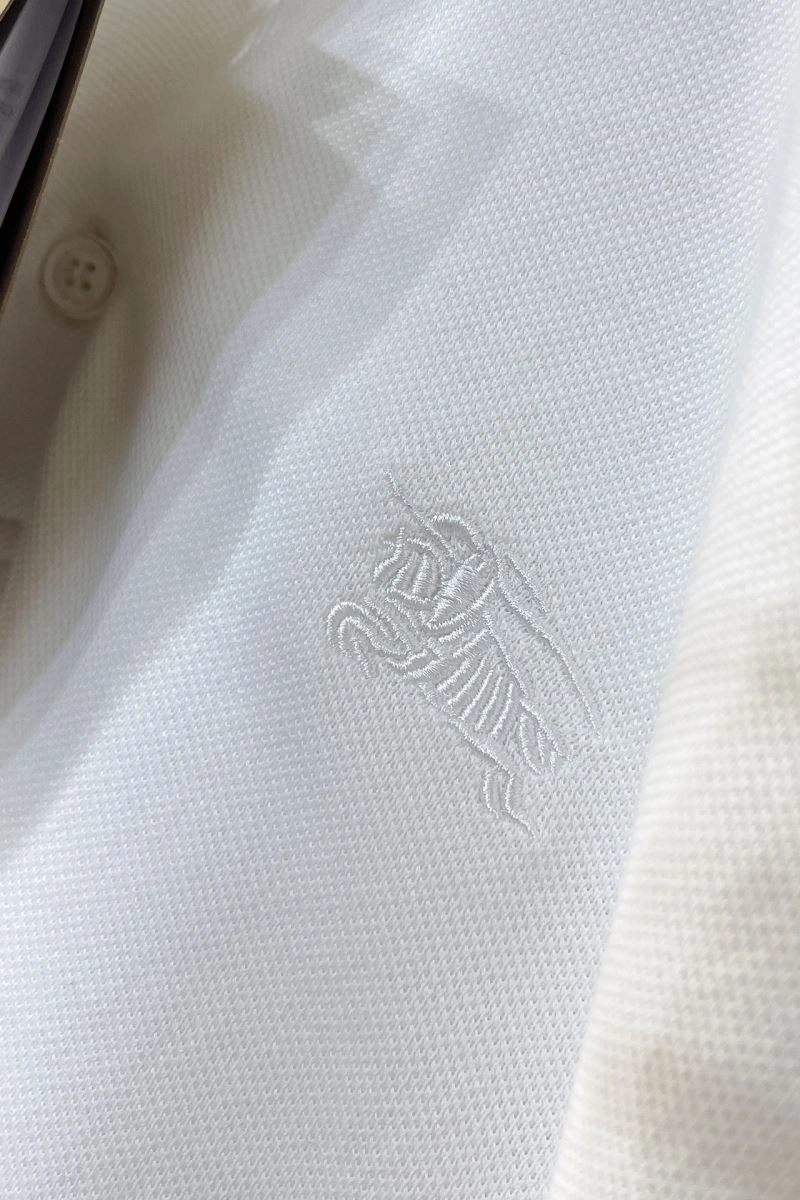 Low-cost Burberry T-Shirts