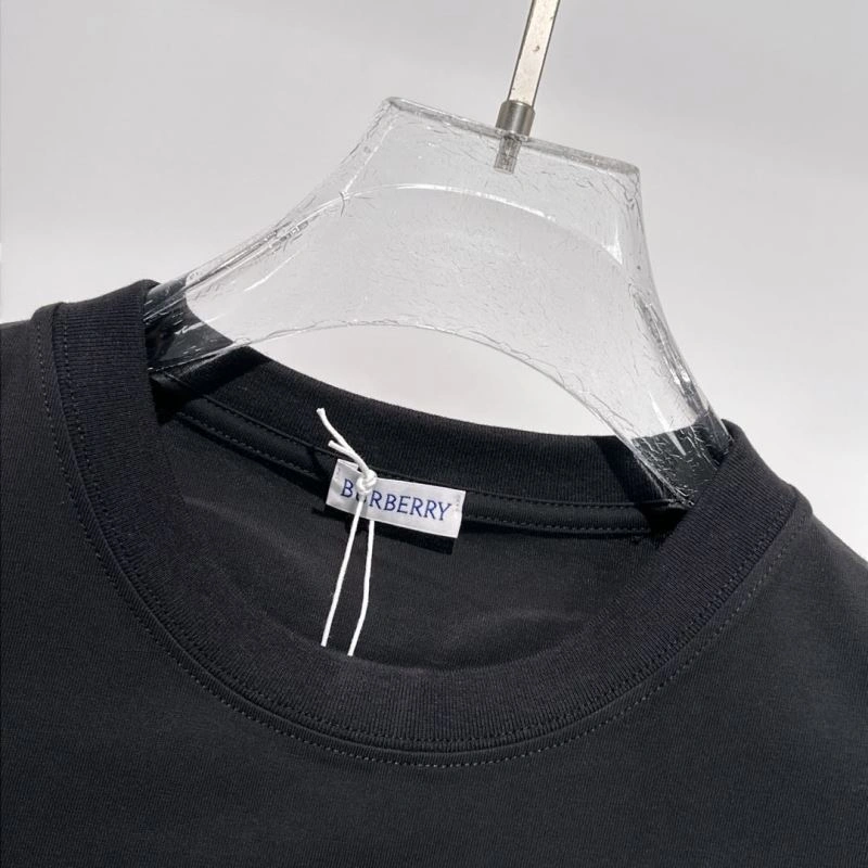 Low-cost Burberry T-Shirts