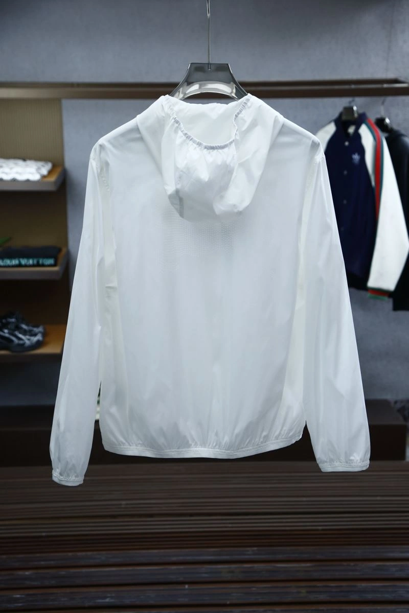 Accurate model Burberry T-Shirts