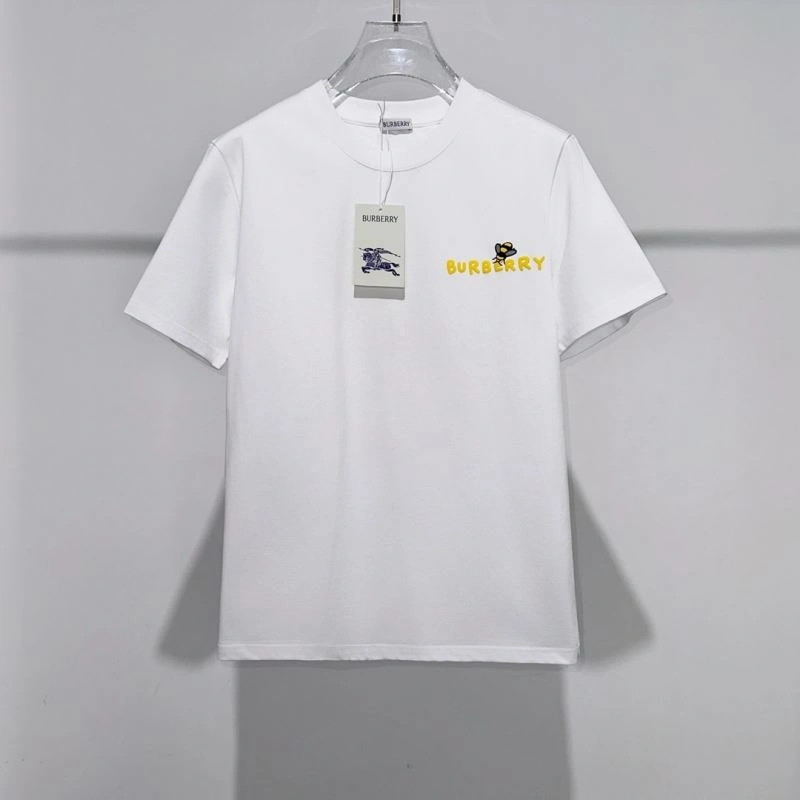 Accurate model Burberry T-Shirts