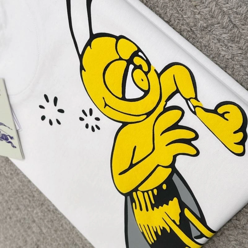 Accurate model Burberry T-Shirts