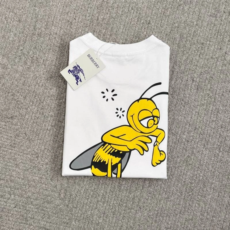 Accurate model Burberry T-Shirts
