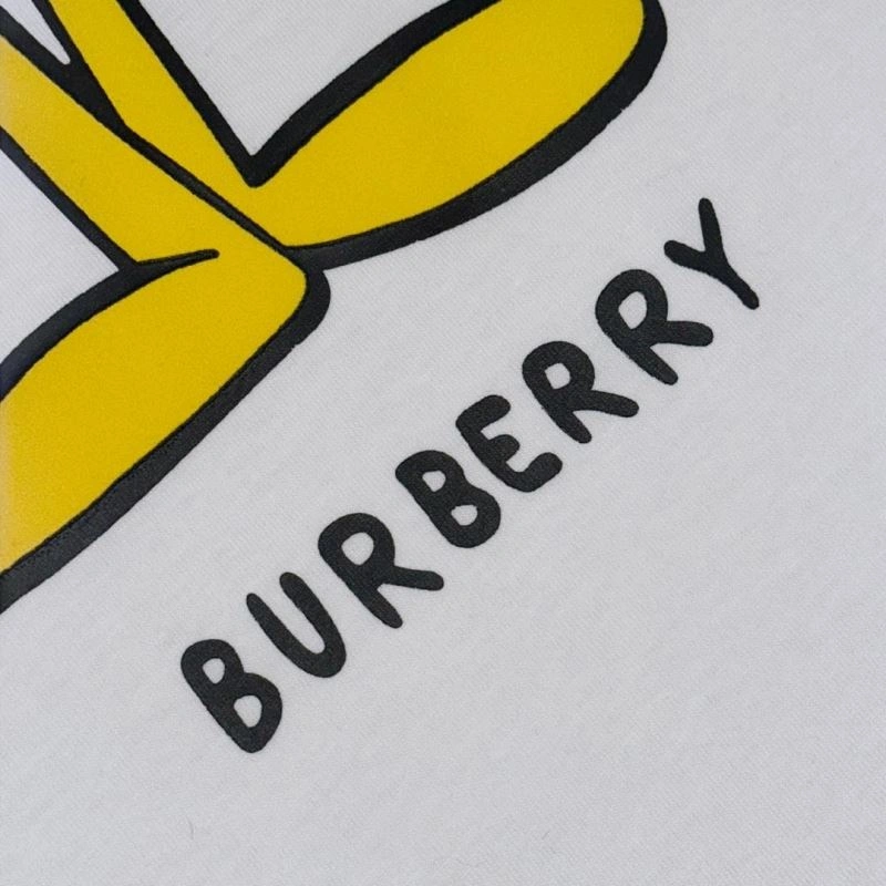 Accurate model Burberry T-Shirts