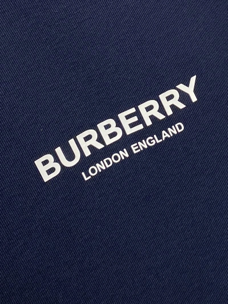 Accurate model Burberry T-Shirts