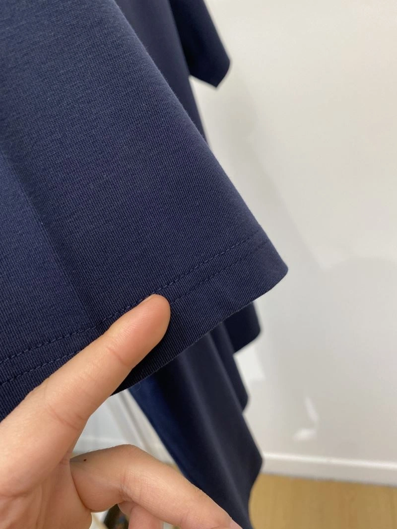 Accurate model Burberry T-Shirts