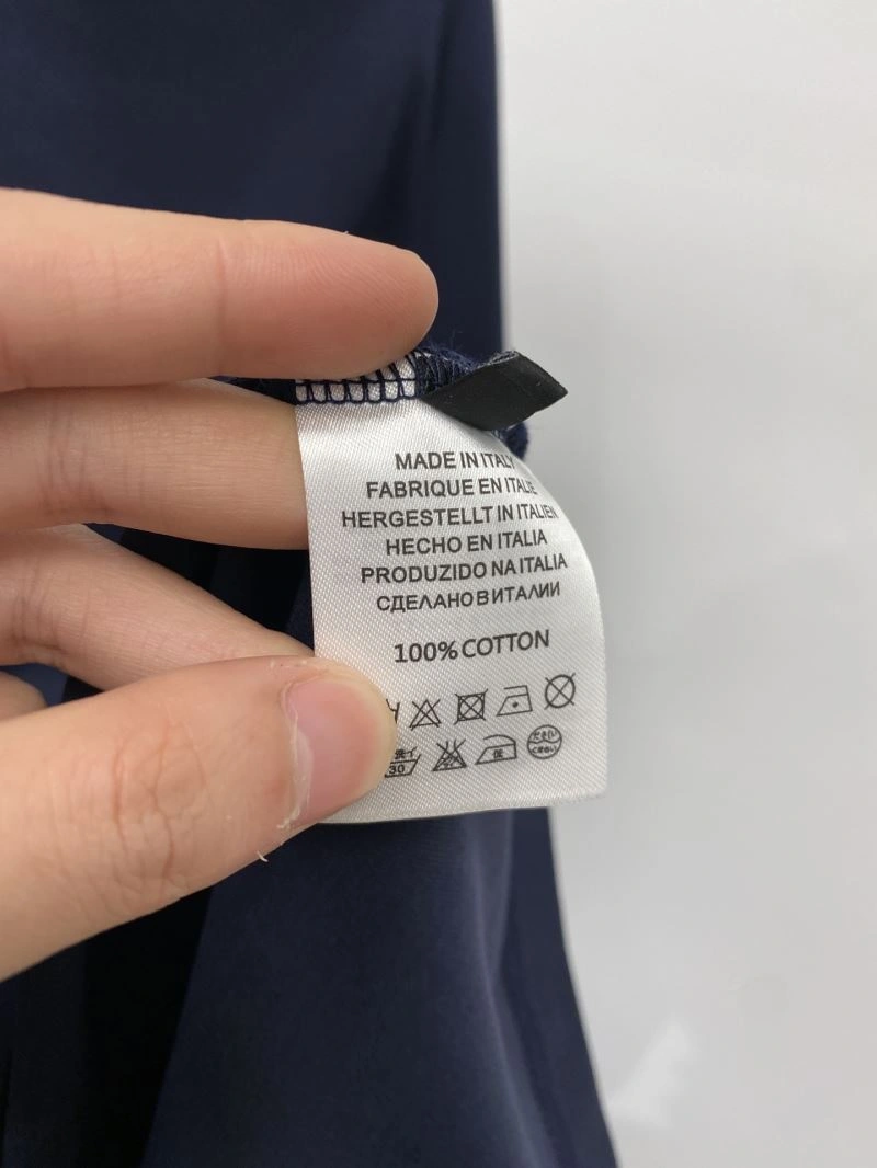 Accurate model Burberry T-Shirts