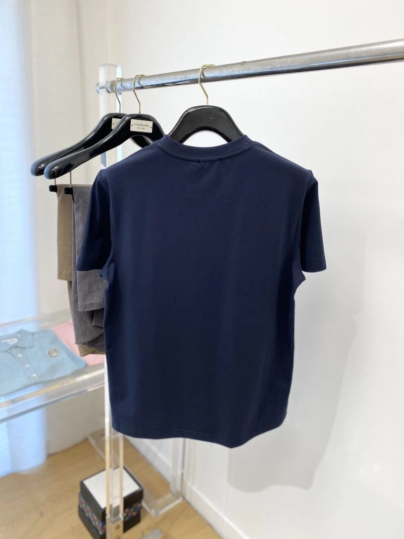 Accurate model Burberry T-Shirts