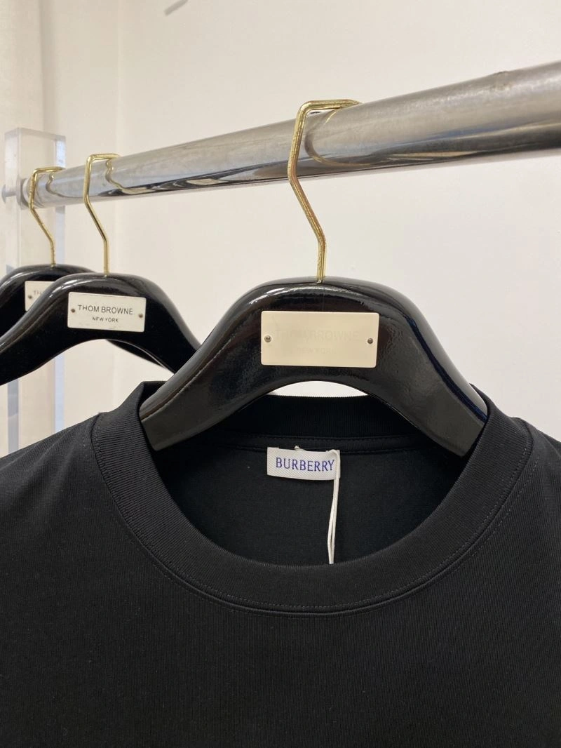Indistinguishable Burberry T-Shirts