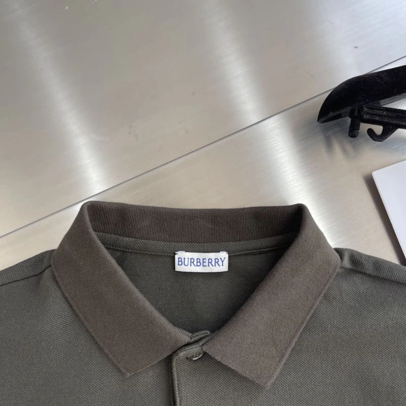 Accurate model Burberry T-Shirts