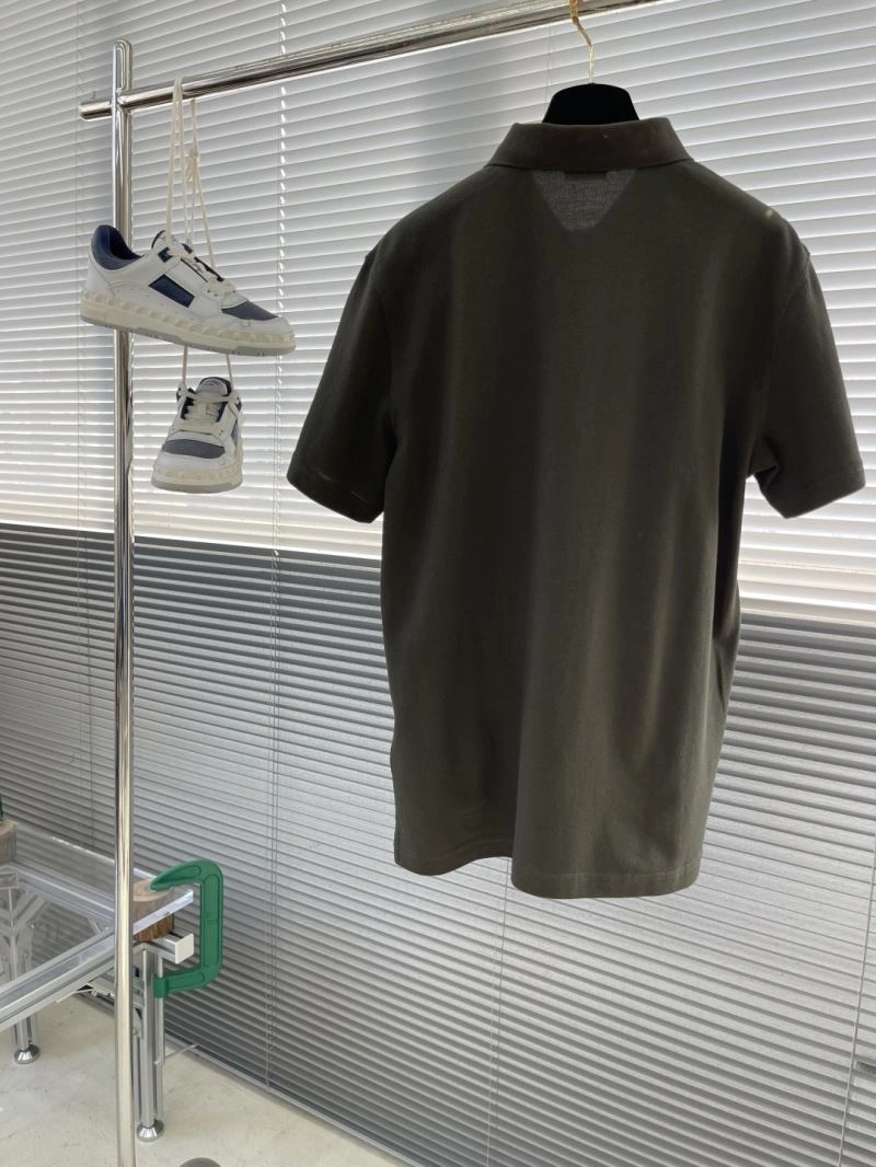 Accurate model Burberry T-Shirts