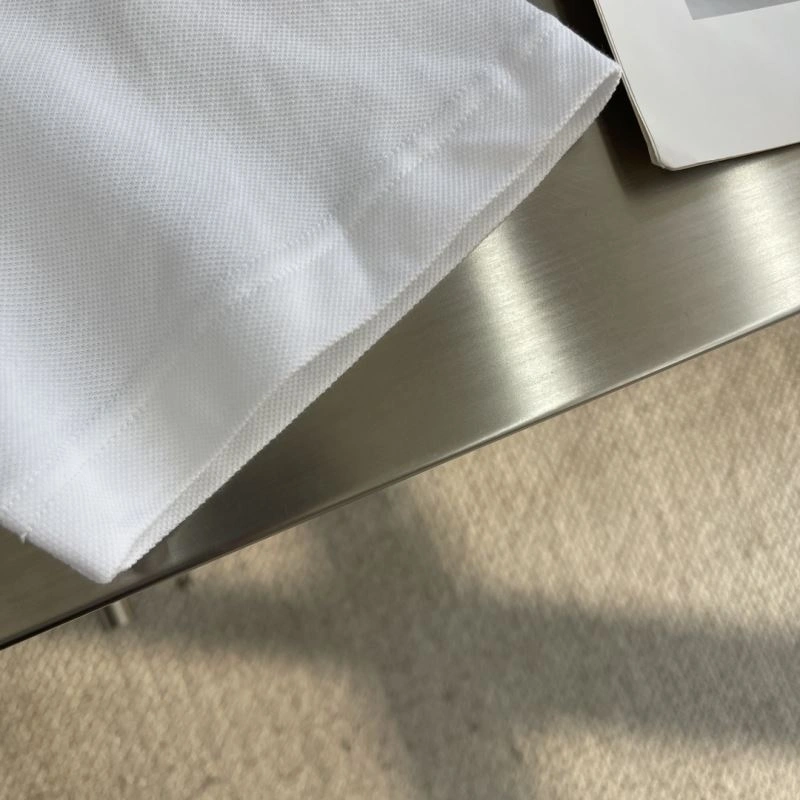 Accurate model Burberry T-Shirts