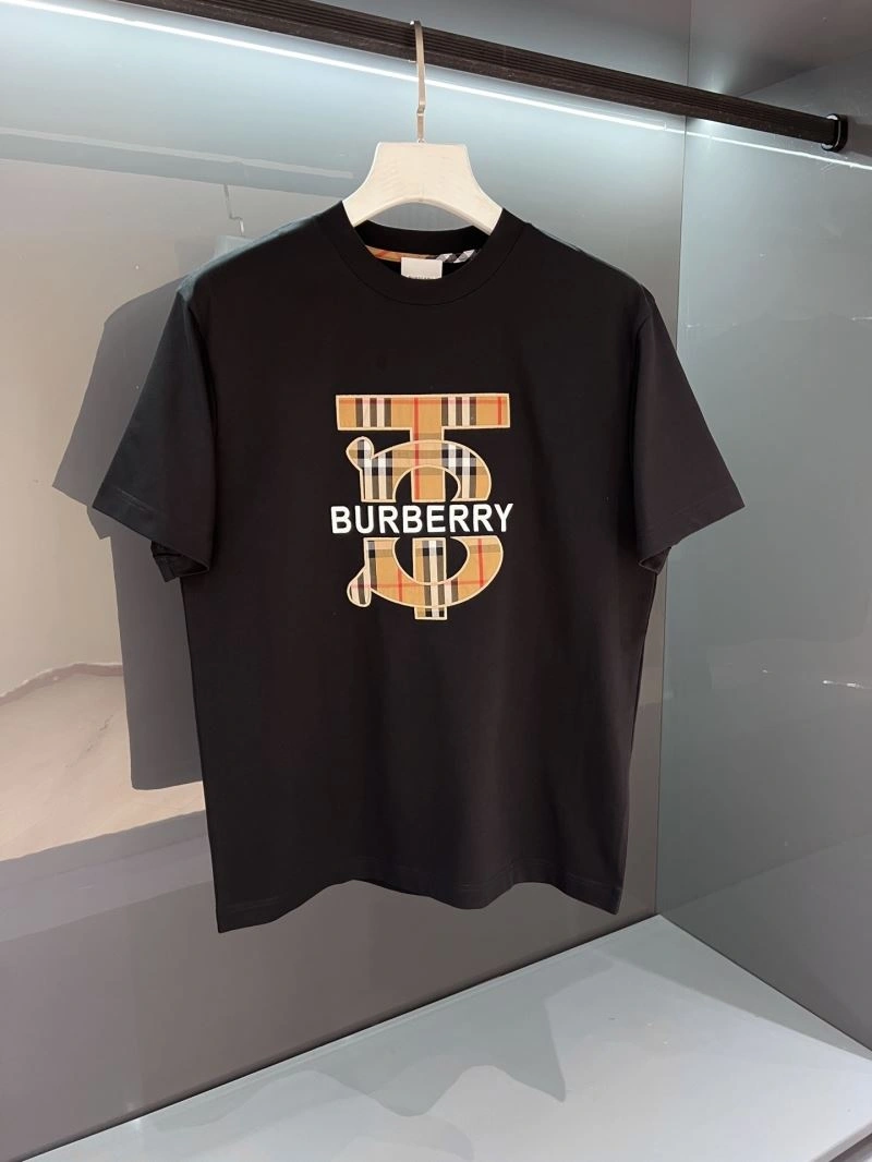 Accurate model Burberry T-Shirts