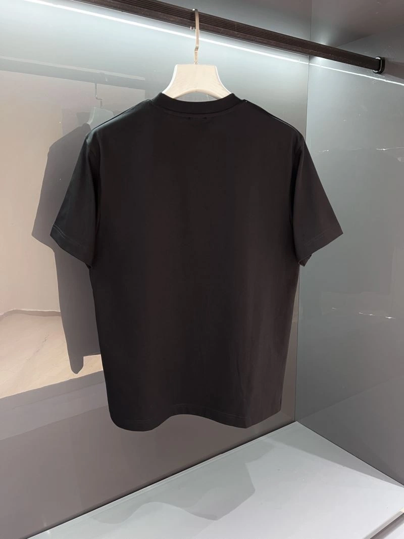 Accurate model Burberry T-Shirts