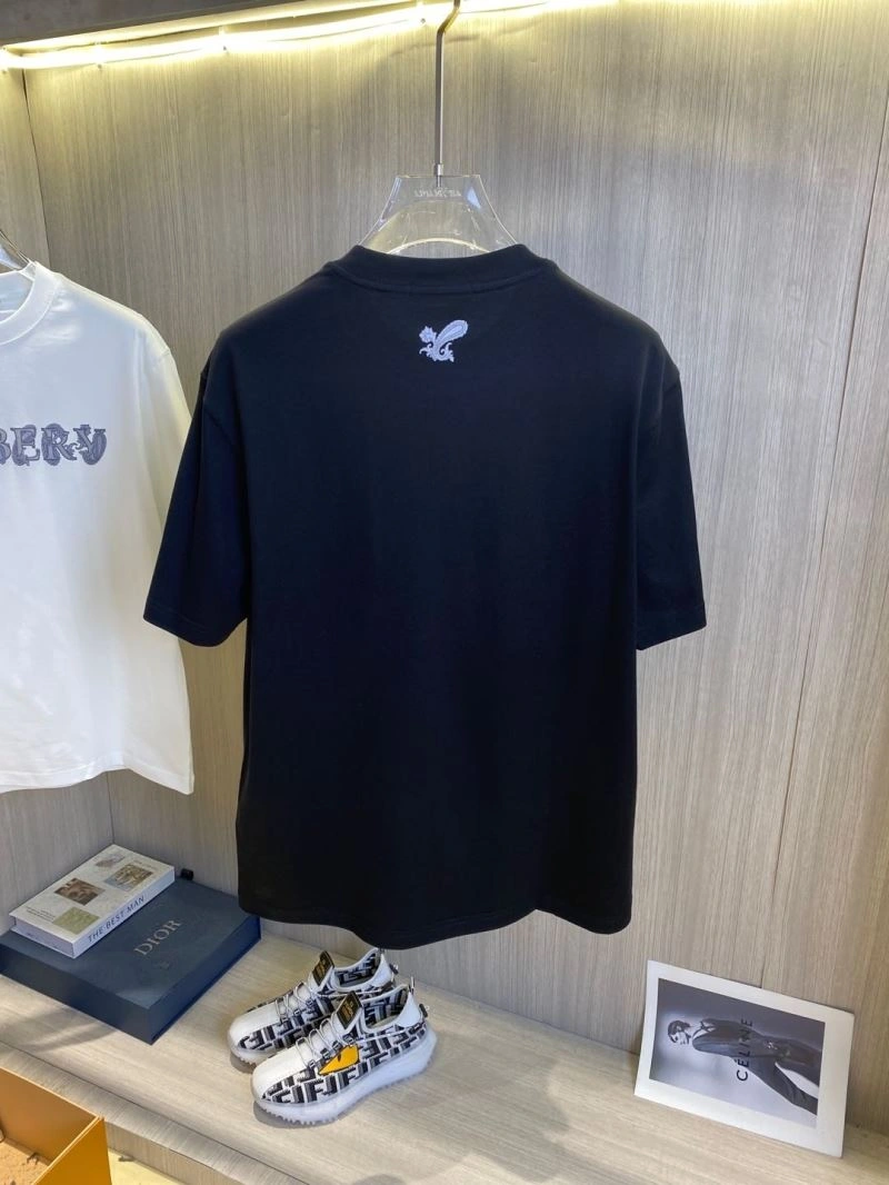 Indistinguishable Burberry T-Shirts