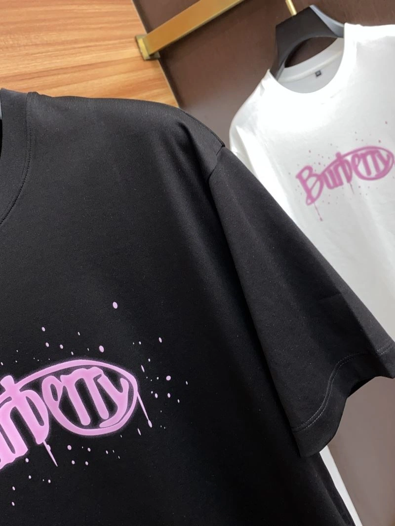 Low-cost Burberry T-Shirts