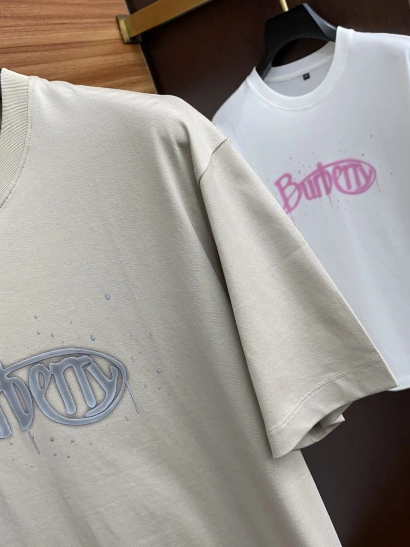 Accurate model Burberry T-Shirts