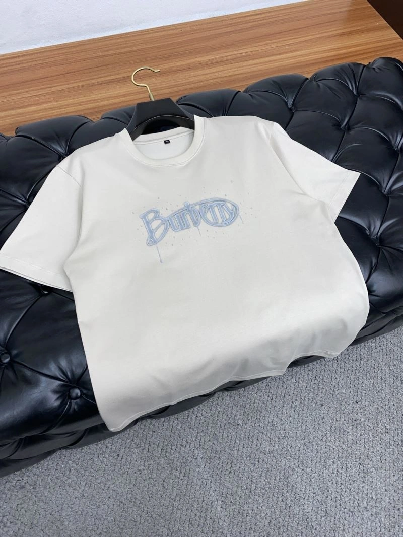 Accurate model Burberry T-Shirts